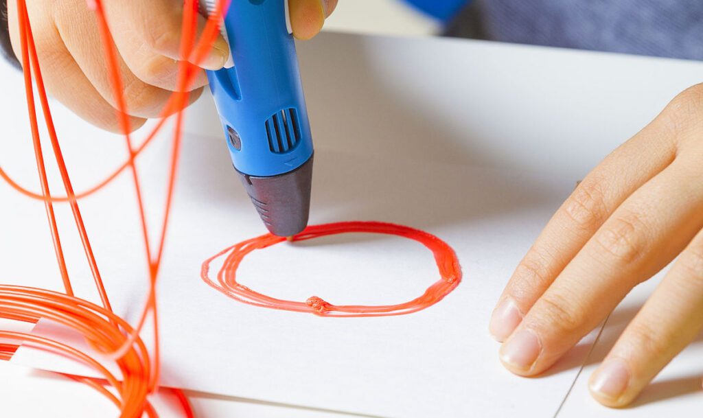 The Best Way to Introduce Your Students to 3D Pens - The Art of Education