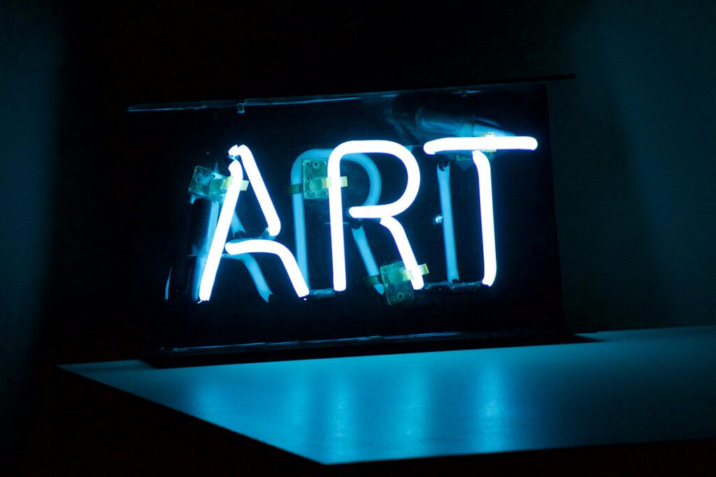 8 Ways to Make Art Better Using Technology - The Art of Education ...